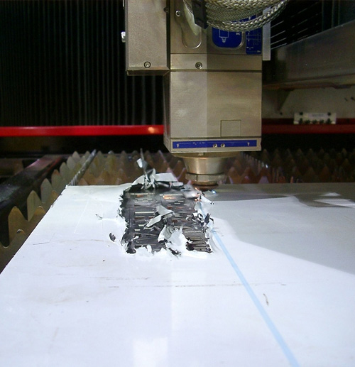 CO2 and solid-state laser cutting head and welding head by Precitec