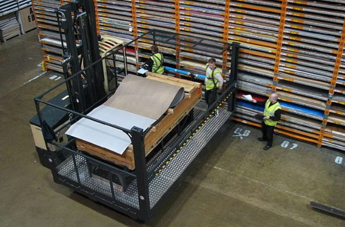 Vehicles and Forklift Trucks - industrial trucks, side loaders and ...