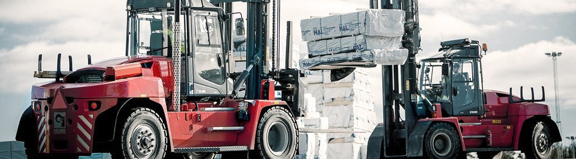 Vehicles and Forklift Trucks - handling containers at ports by Kalmar