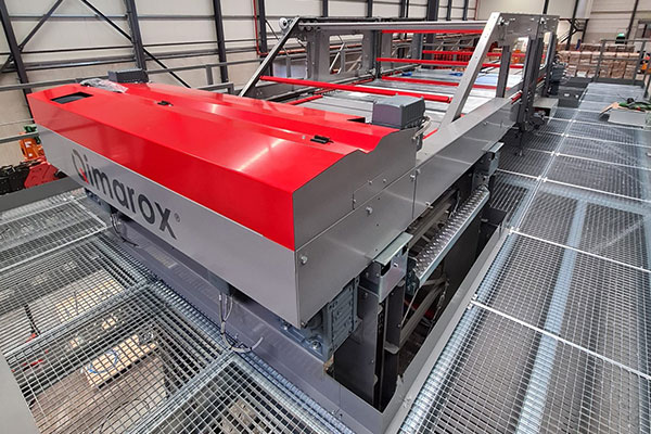 EXPO21XX - Discontinuous product elevator lift conveyor by Qimarox