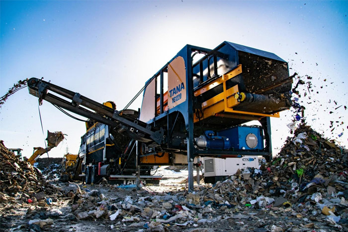 TANA mobile waste shredder, landfill compactors