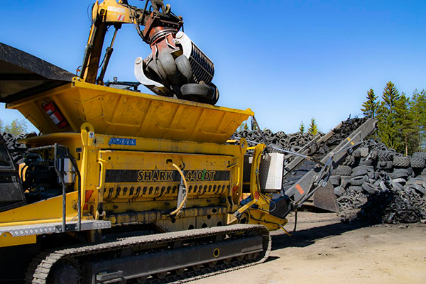 TANA mobile waste shredder, landfill compactors