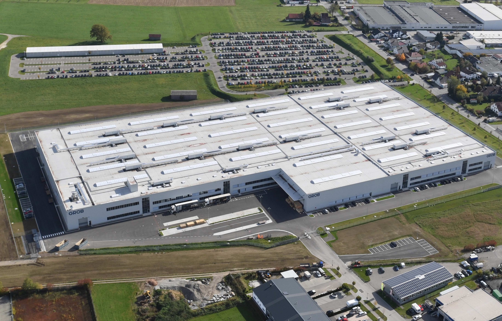 GROB´s site in Mindelheim grows to a production space of 180,000 m² ...