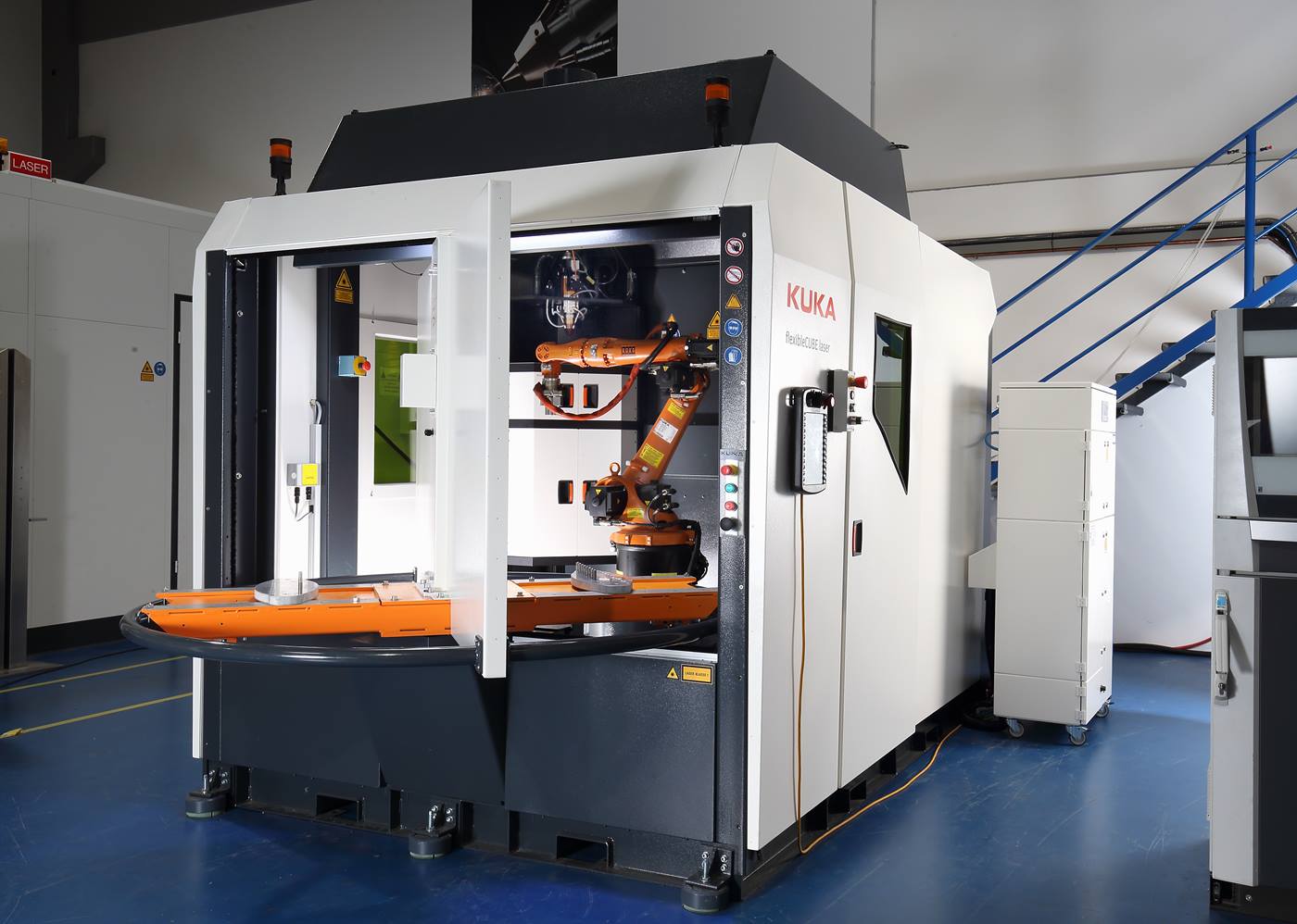 KUKA introduces its new flexibleCUBE laser - EXPO21XX.com NEWS