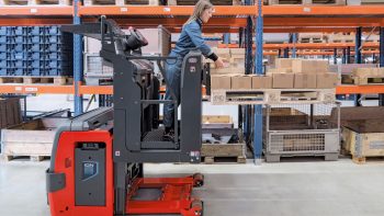 New man-up order picker V08 from Linde Material Handling - EXPO21XX.com ...