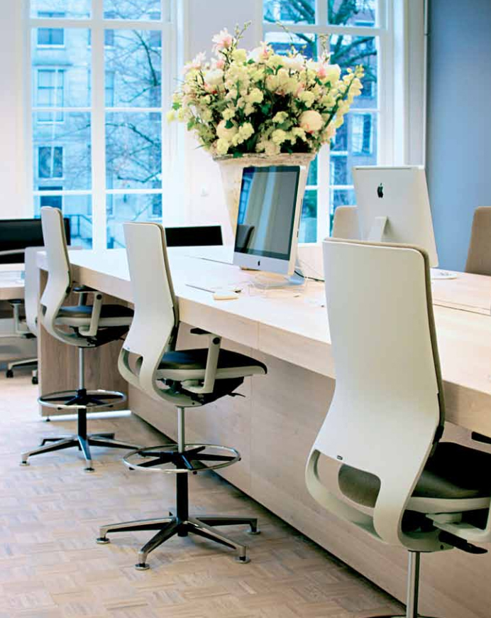 A flowing space continuum for Rituals: wellness feeling in the office ...