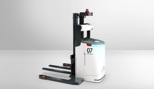 National banks perform with AGV from ek robotics - EXPO21XX.com NEWS