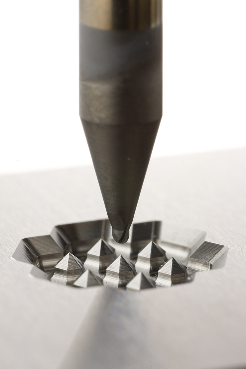 A revolutionary new end mill that “cuts” Cemented Carbide - EXPO21XX.com NEWS